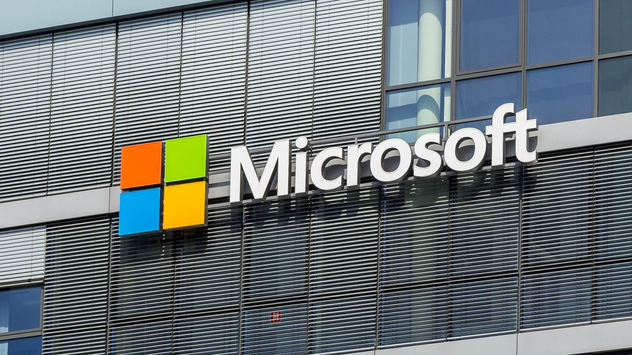 Microsoft partners with Mistral in second AI deal beyond OpenAI - AI ...